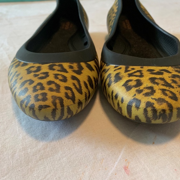 CROCS | Shoes | Cheetah Print Crocs Extra Comfort | Poshmark